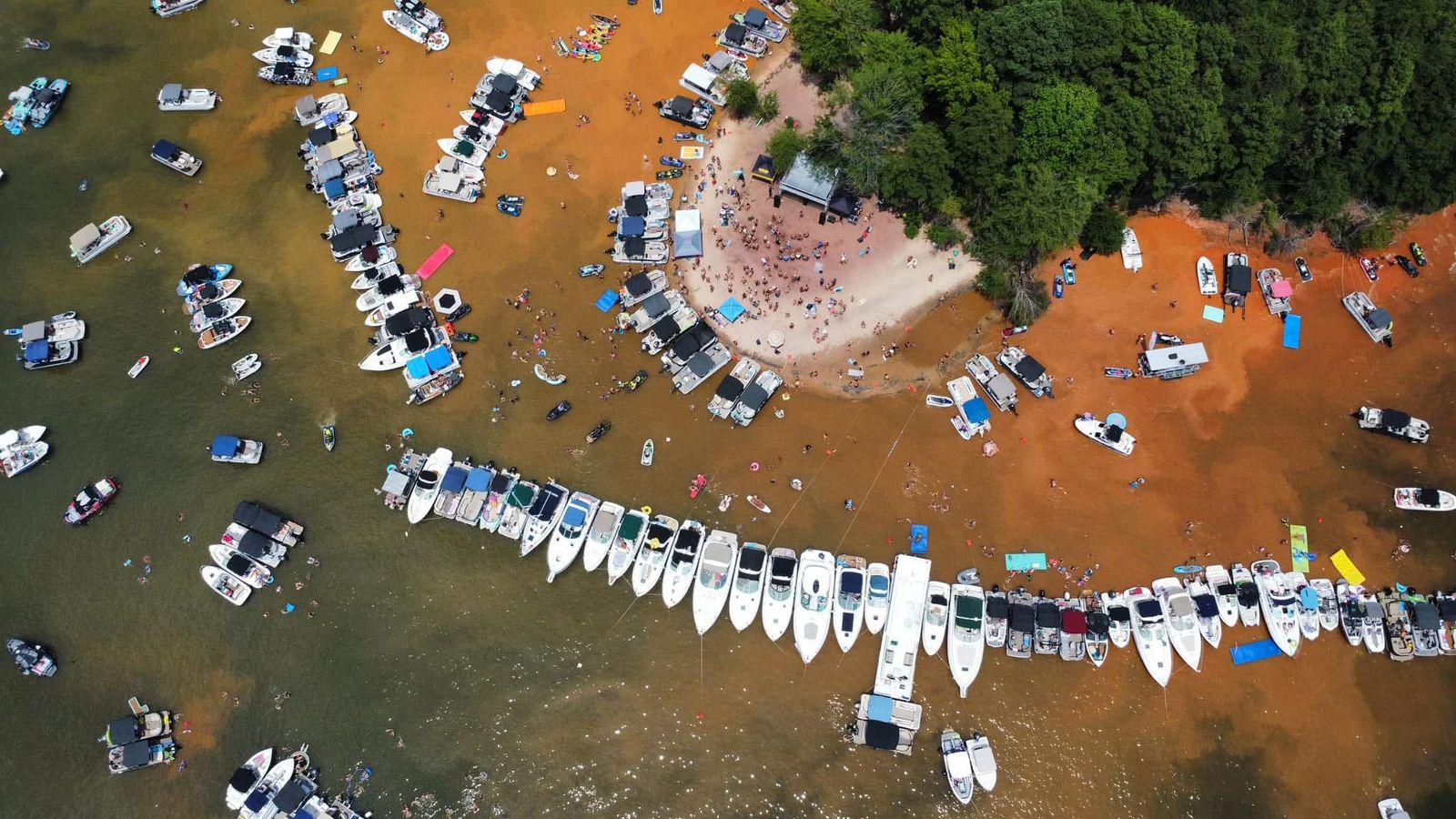 Black Boat Weekend is coming to Lake Norman this summer - Axios Charlotte