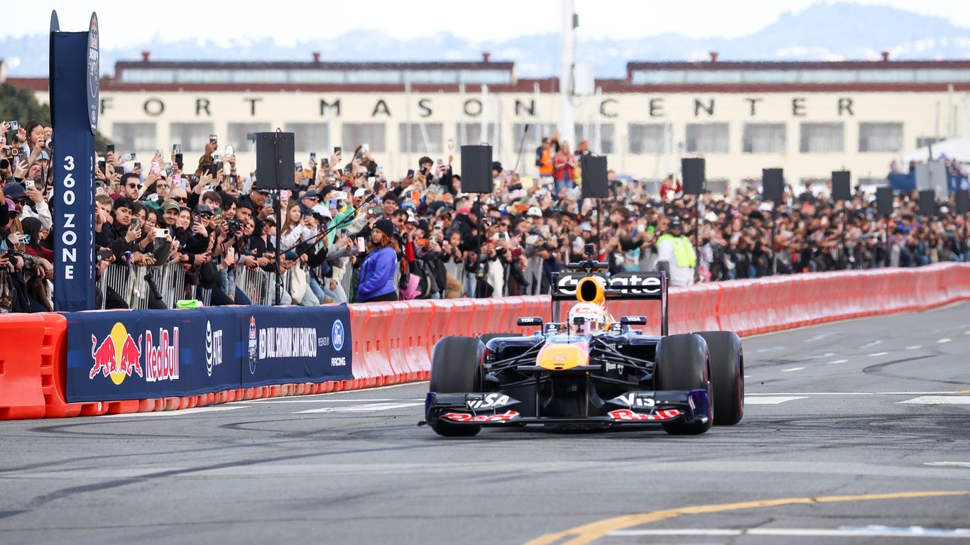 Formula One showrun barrels into downtown Phoenix - Axios Phoenix