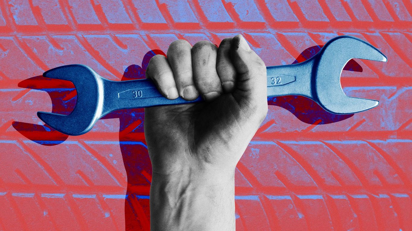 UAW launches campaign to target 13 car makers, organizing 150k workers