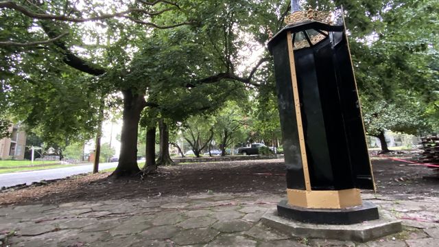 The history of the one-person jail cell inside Atlanta's Delta Park ...