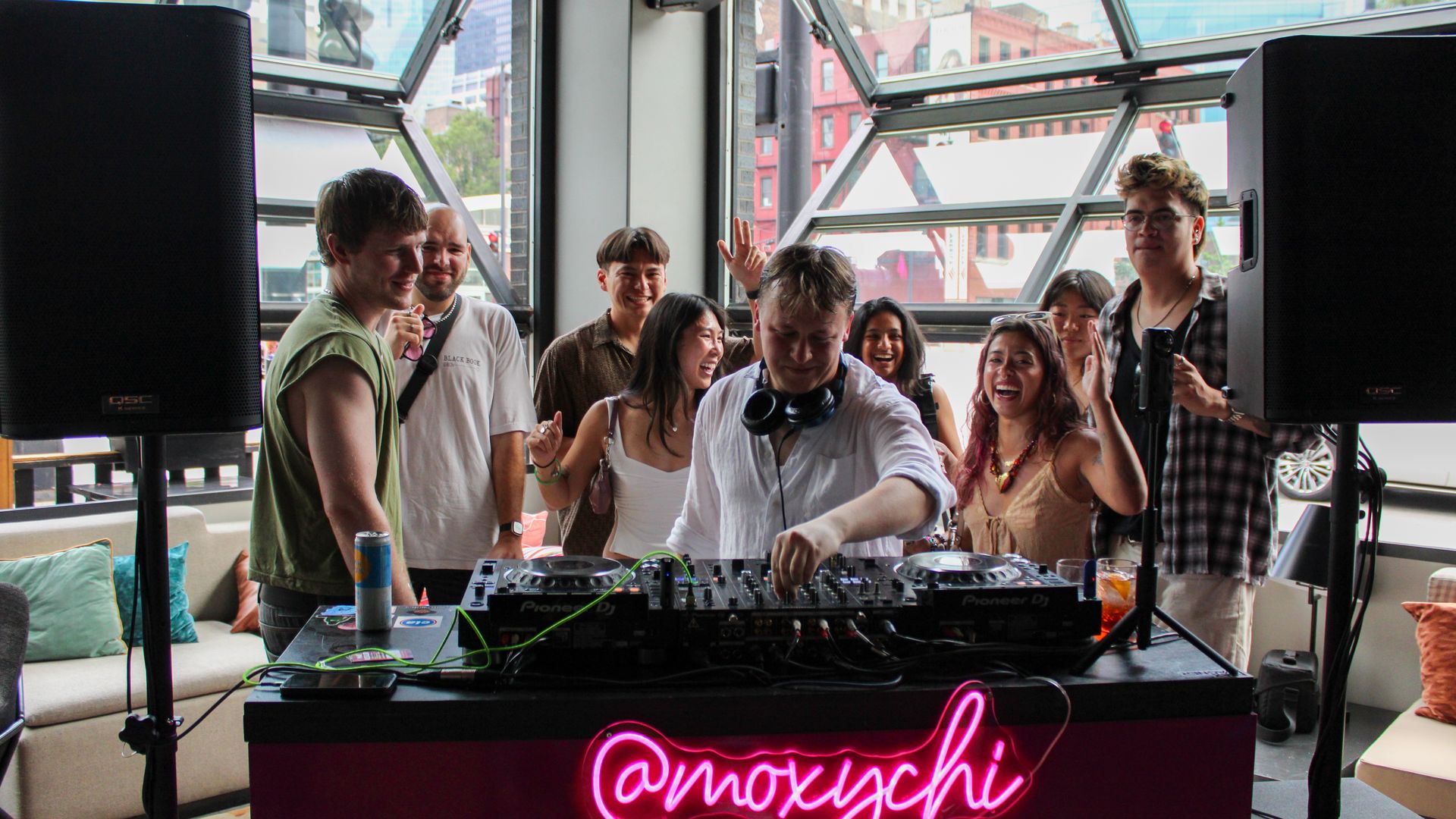 Chicago Gen Zers embrace "soft clubbing" over alcohol-fueled nights ...