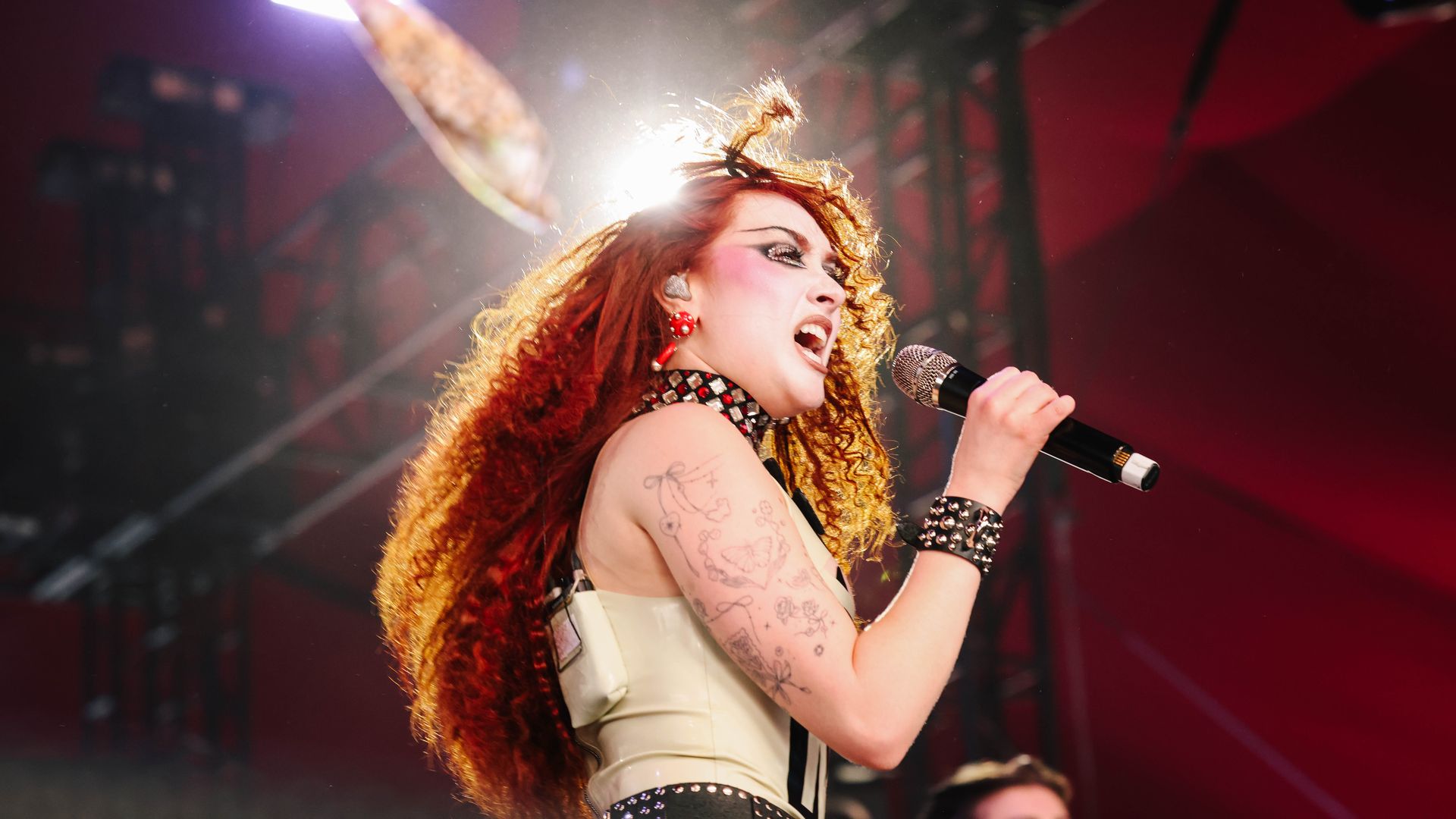 Chappell Roan's sold-out Richmond concert features local drag queens ...