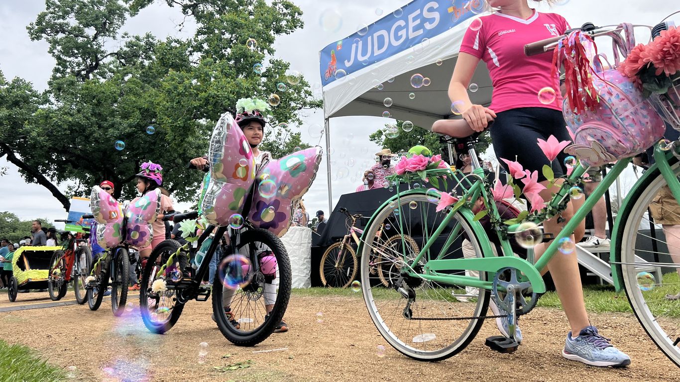 Photos du jour: Art Bike Parade - Axios Houston