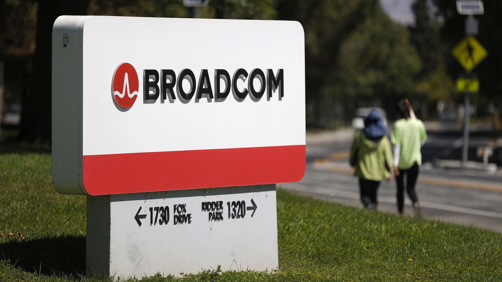 Broadcom buying VMware for $61 billion Broadcom buying VMware for $61 billion