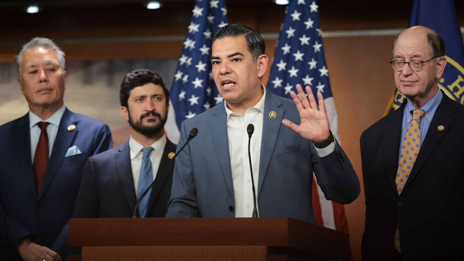 Scoop: Top House Democrats trying to send delegation to El Salvador