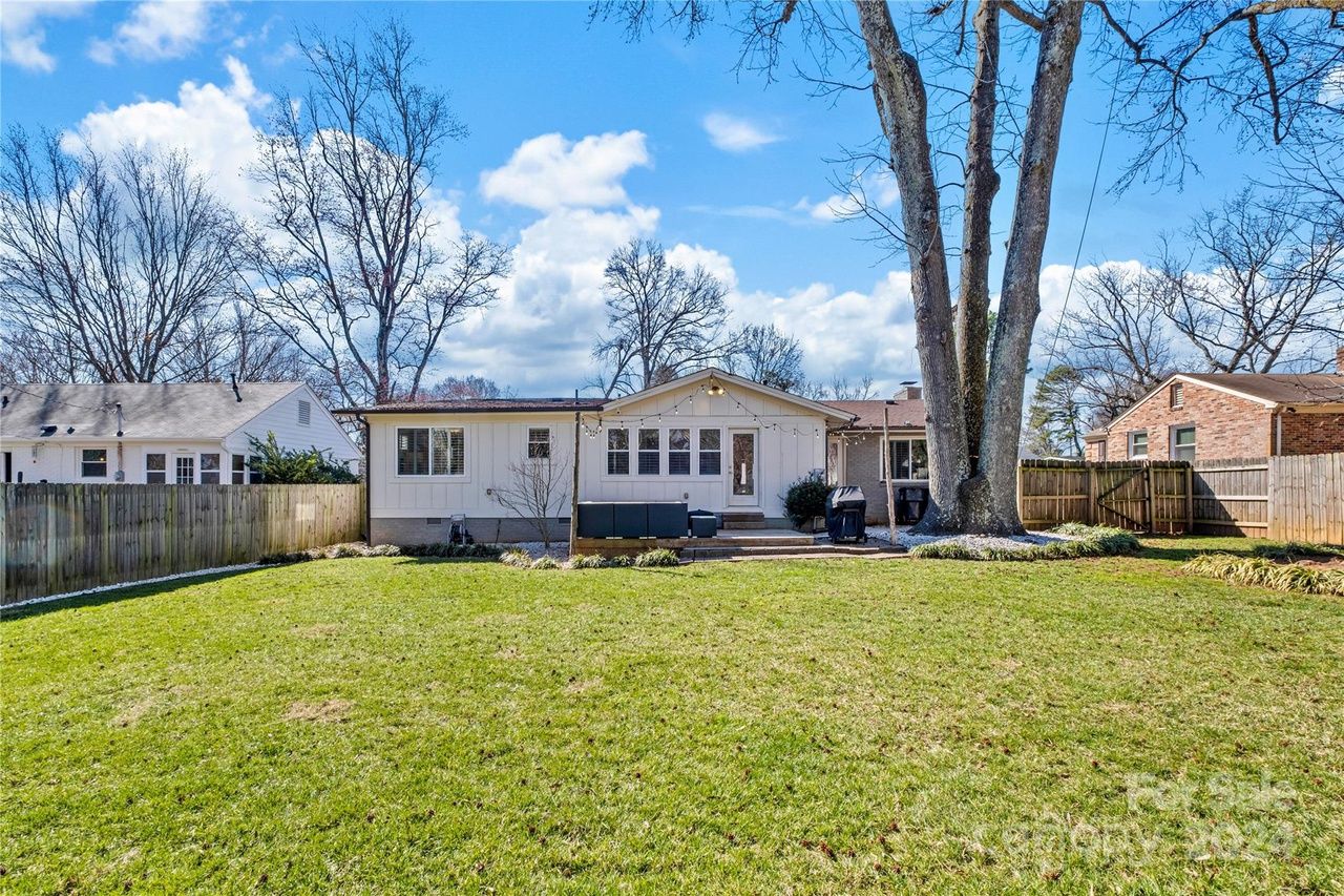 Hot Homes: 5 houses for sale in Charlotte - Axios Charlotte