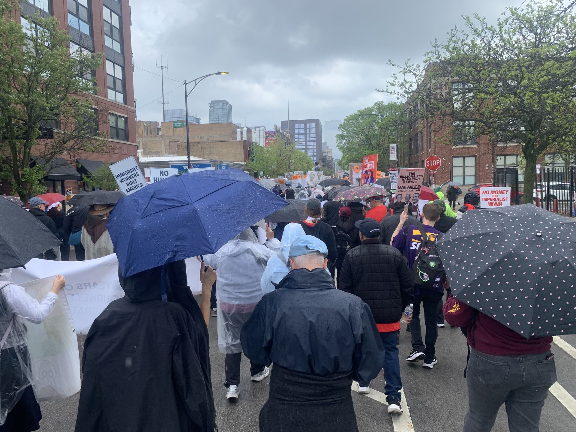 In photos: Chicago's May Day protest draws thousands - Axios Chicago