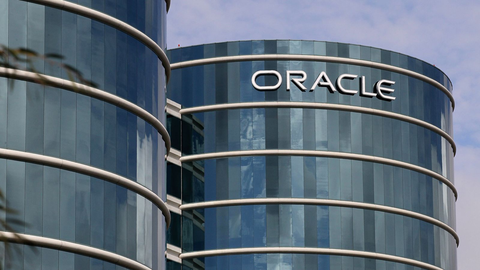 Oracle wins a round against Alphabet