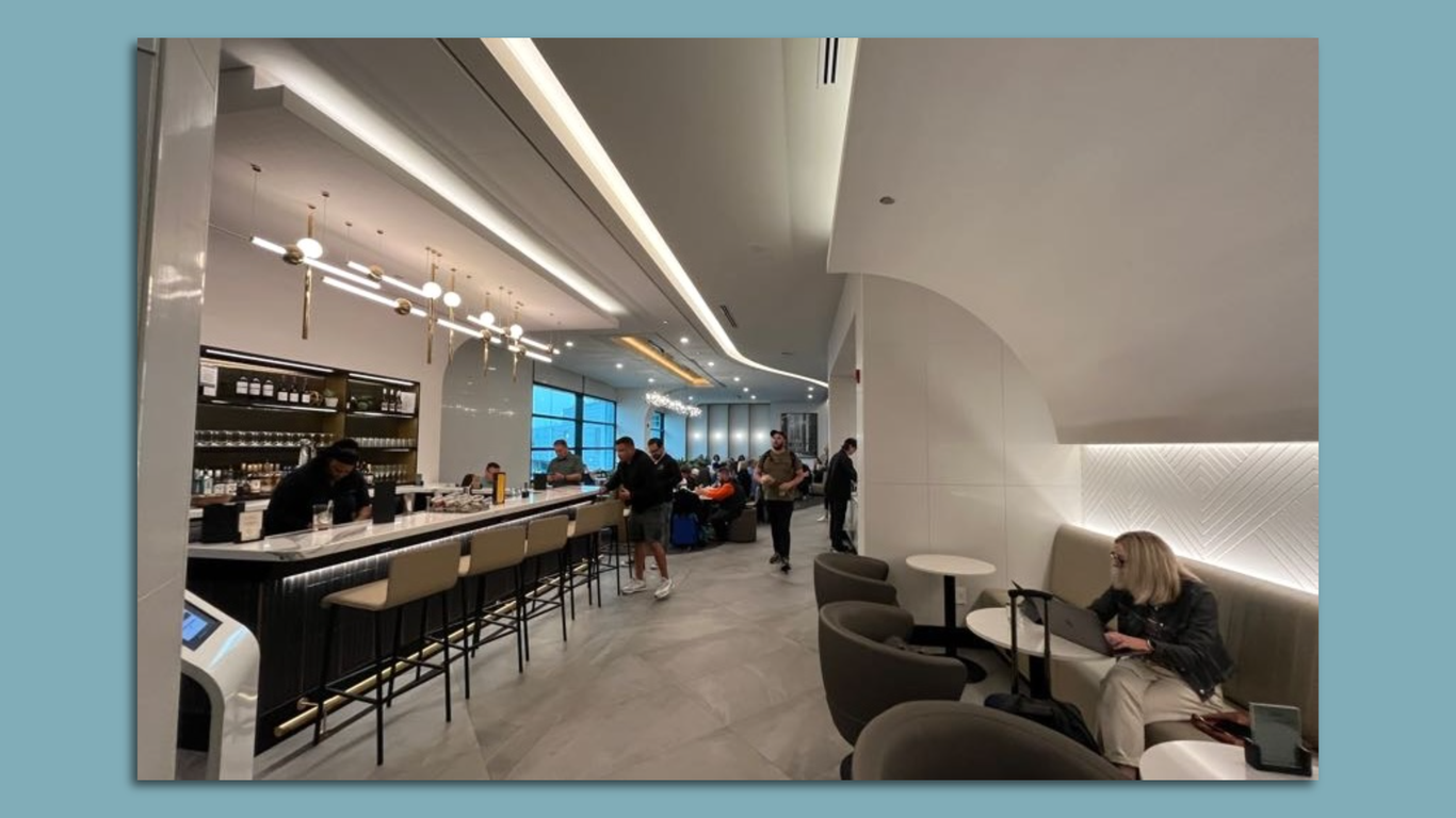 Midway Airport's new lounge: What to expect - Axios Chicago