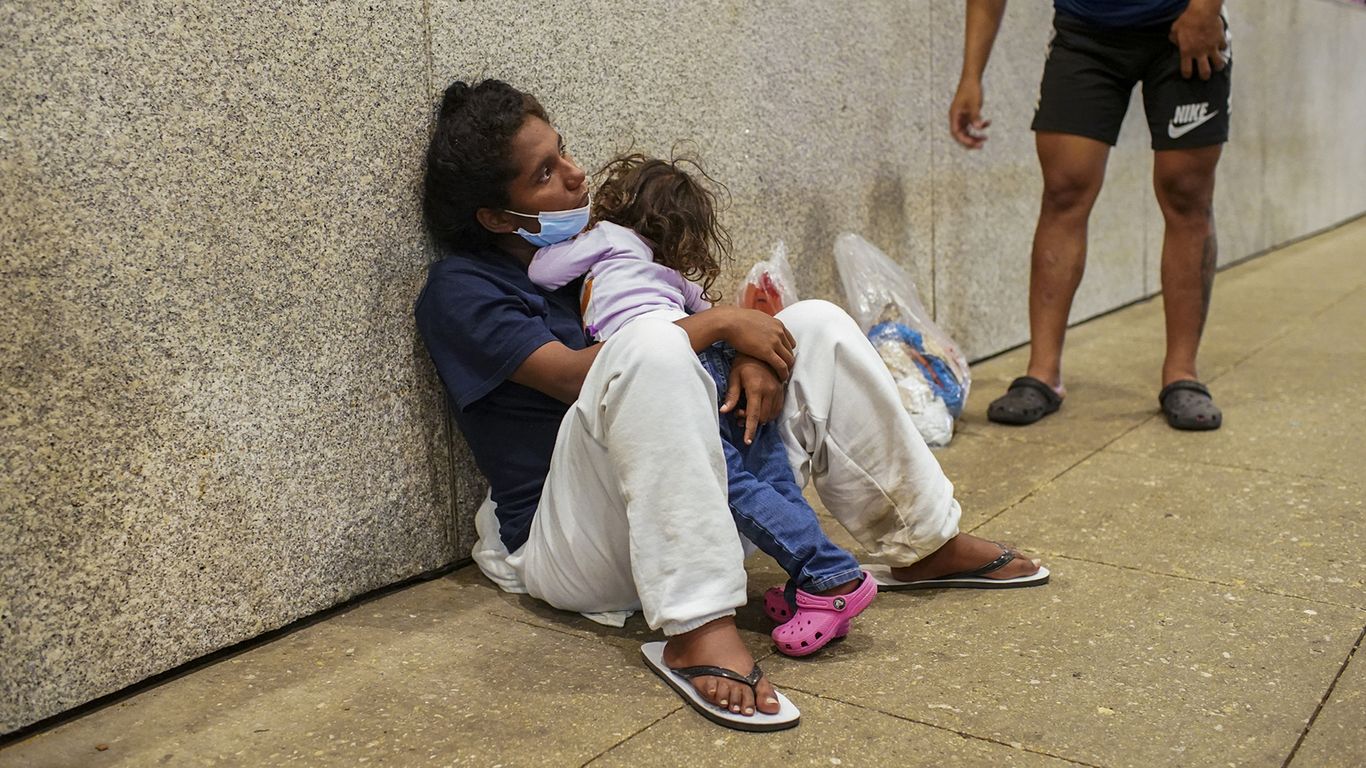 Chicago prepares to help more migrants - Axios Chicago