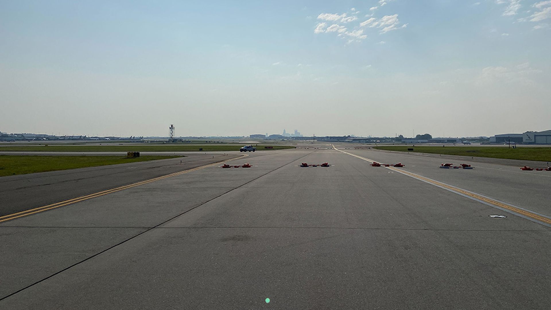 Charlotte airport’s $1 billion runway breaks ground - Axios Charlotte