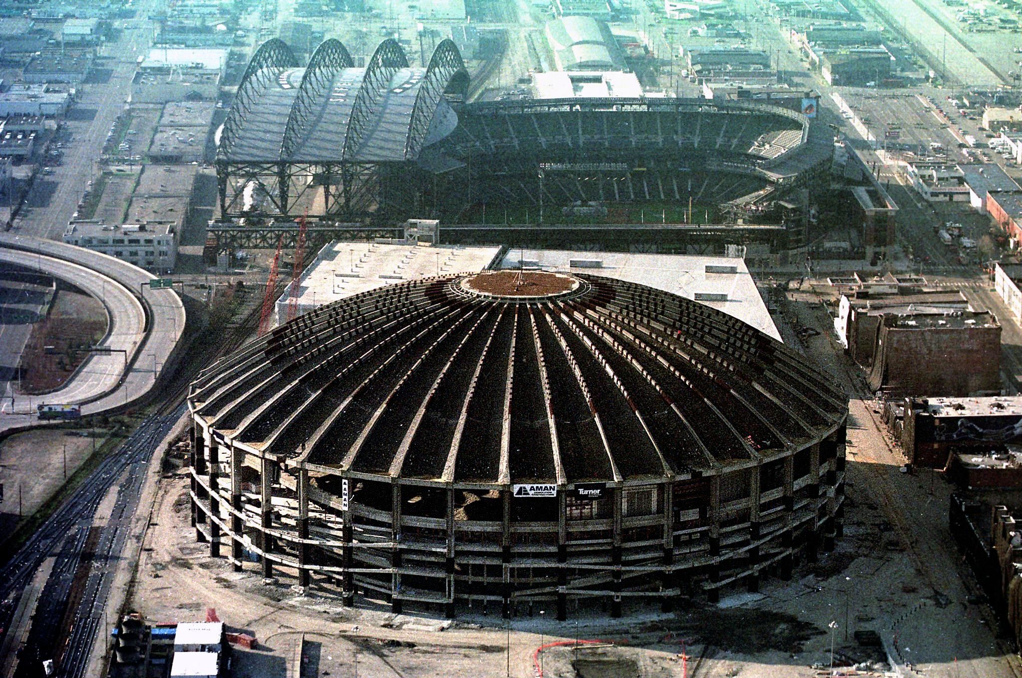 Remembering the fall of Seattle's Kingdome, 25 years later - Axios Seattle