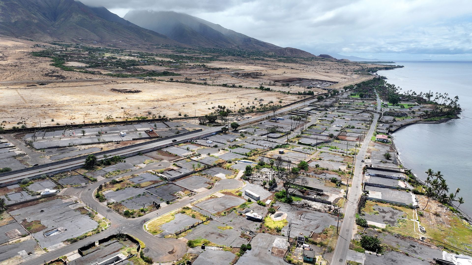 Maui wildfire anniversary: Photos show Lahaina's slow recovery one year ...