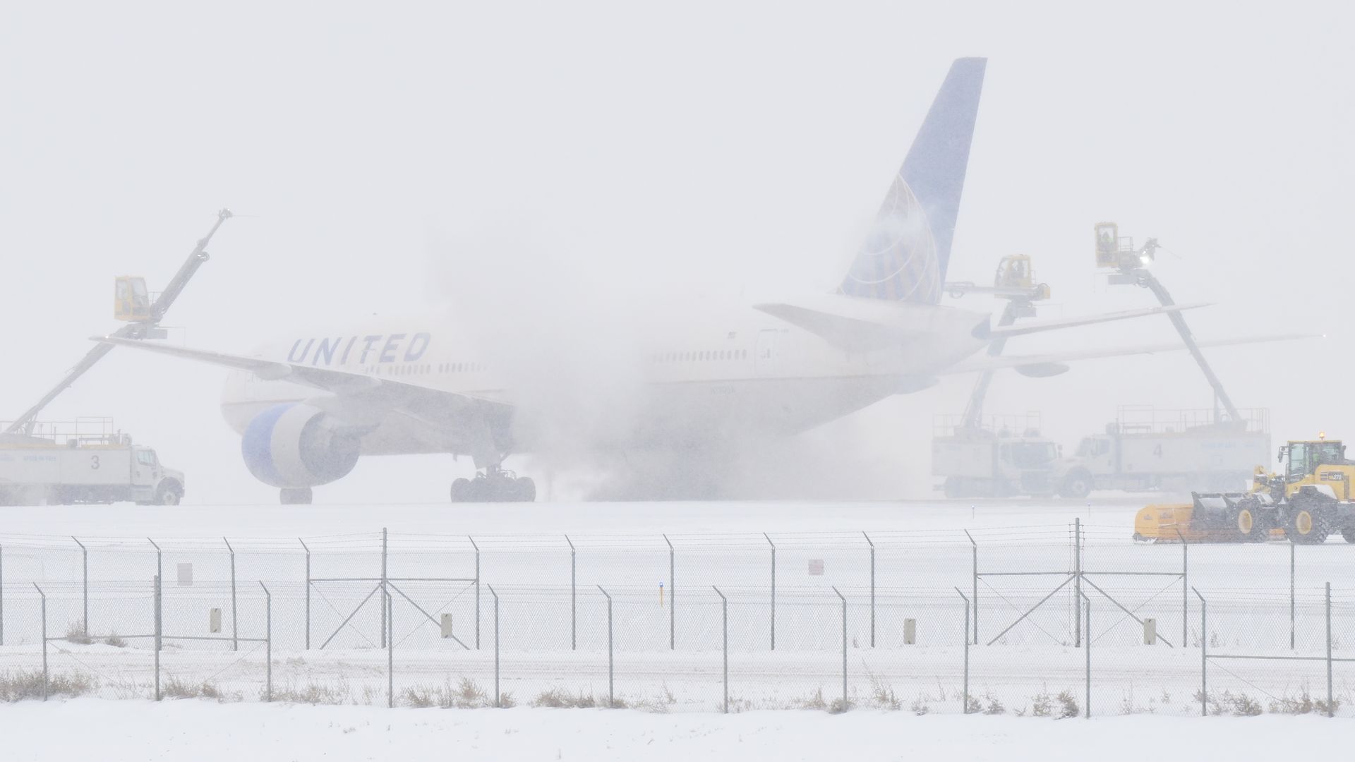 U.S. hit by "dangerously cold" temperatures as Arctic blast spreads