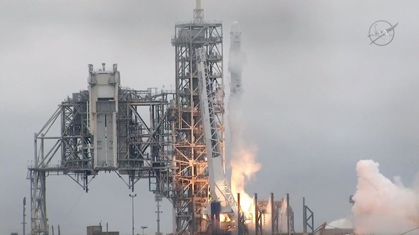 SpaceX returns to space