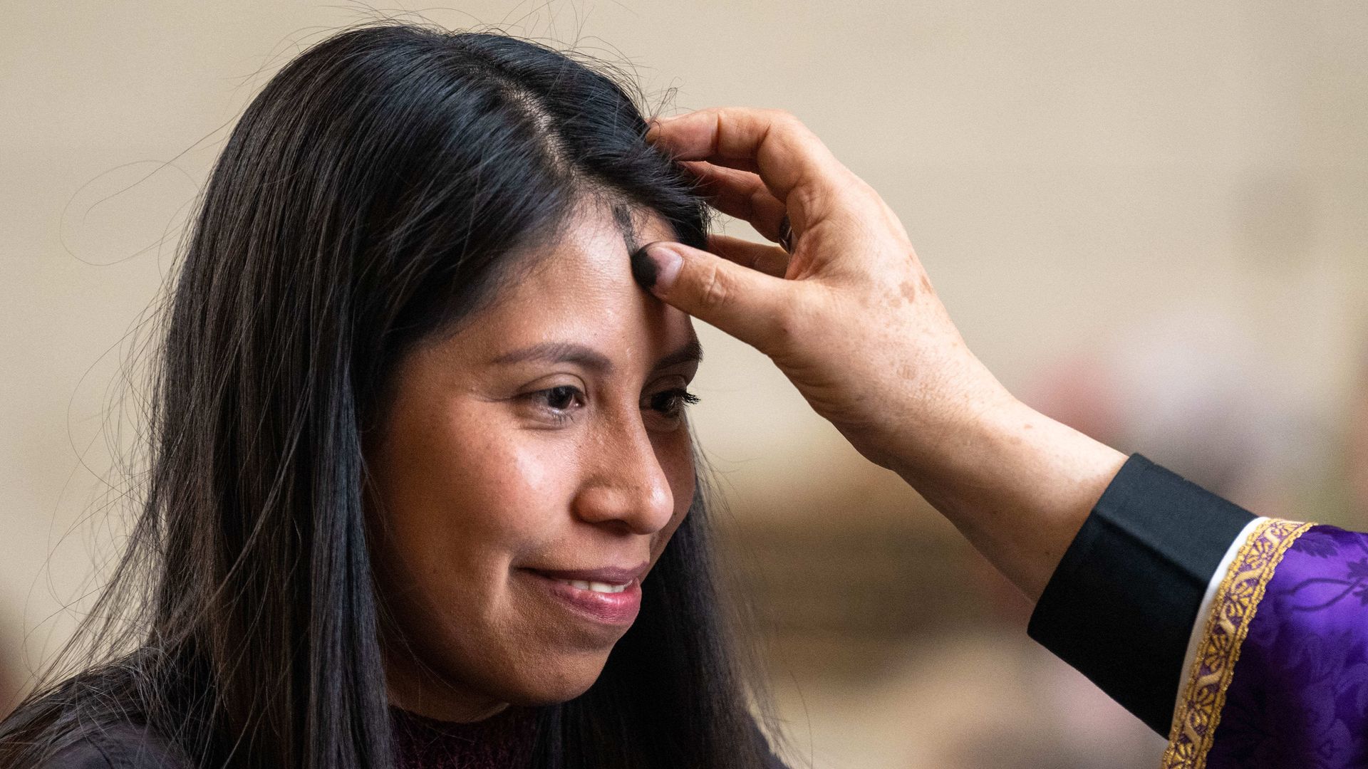 2 Catholic dioceses say immigrants can skip Mass over ICE raid fears