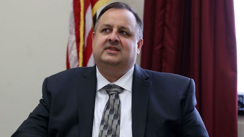 Trump ethics antagonist Walter Shaub becomes top Biden critic