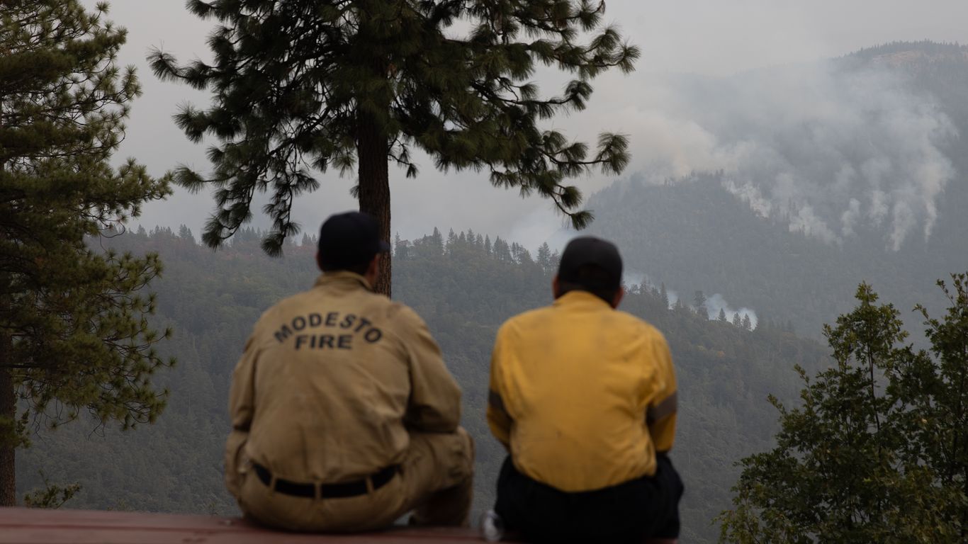 Smoke blankets U.S. West as wildfires rage, raising health risks