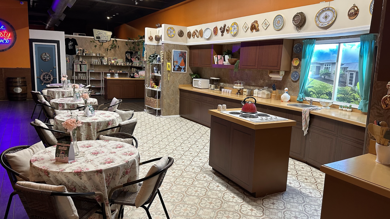 "Golden Girls" experience to open in Miami - Axios Miami