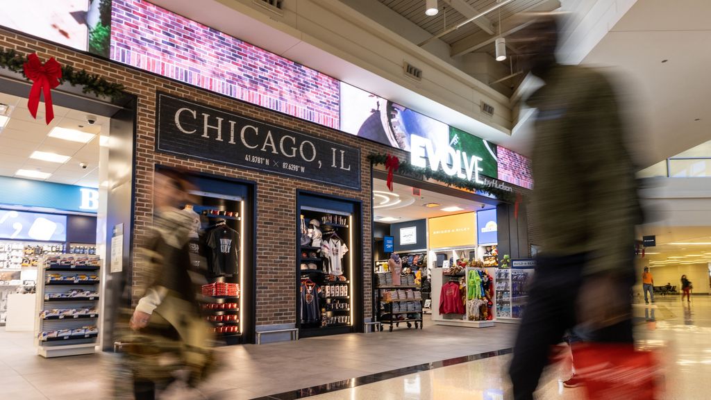 Midway Airport gets new lounge and revamped Central Market - Axios Chicago