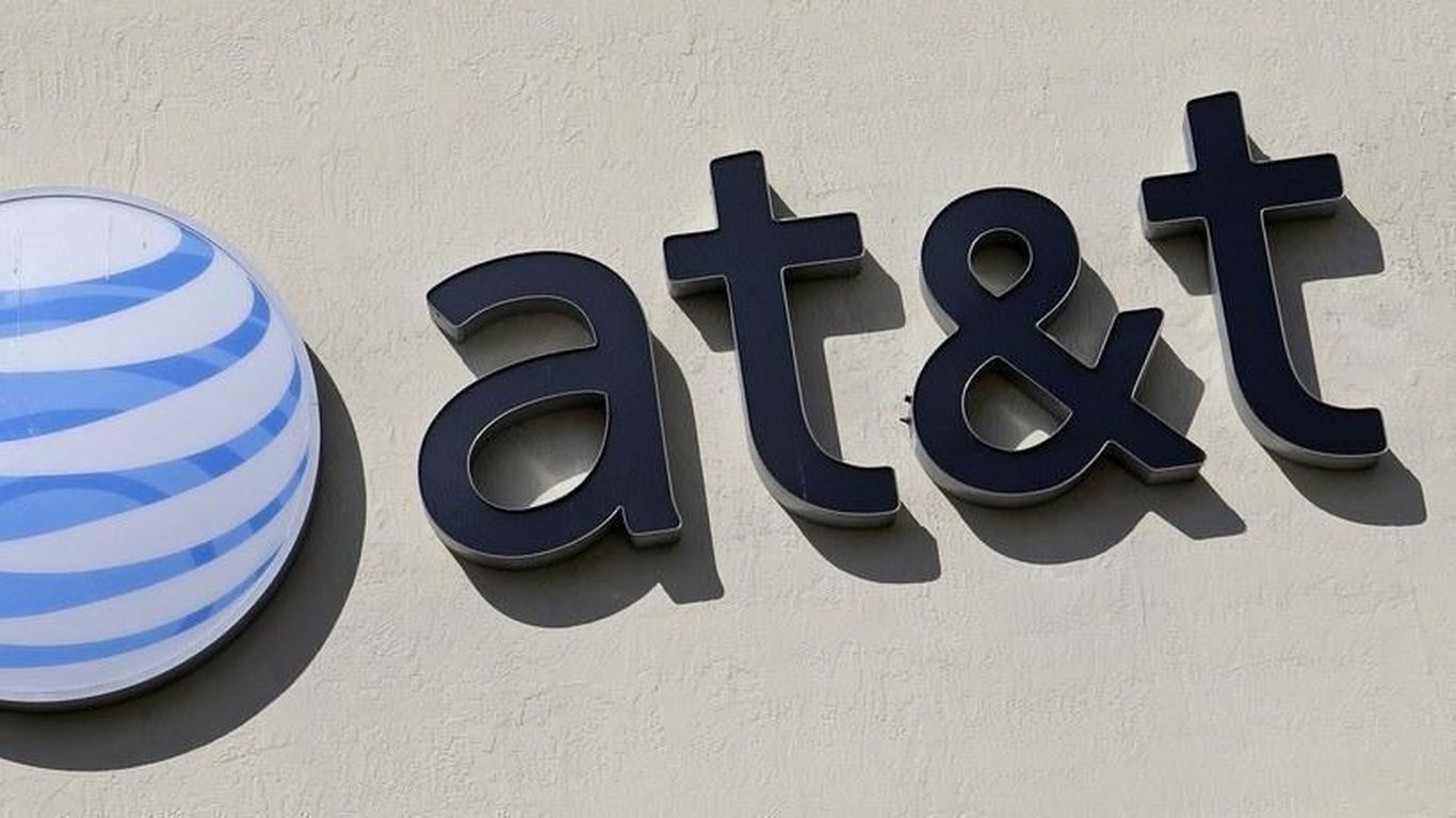 AT&T will build mobile network for first responders