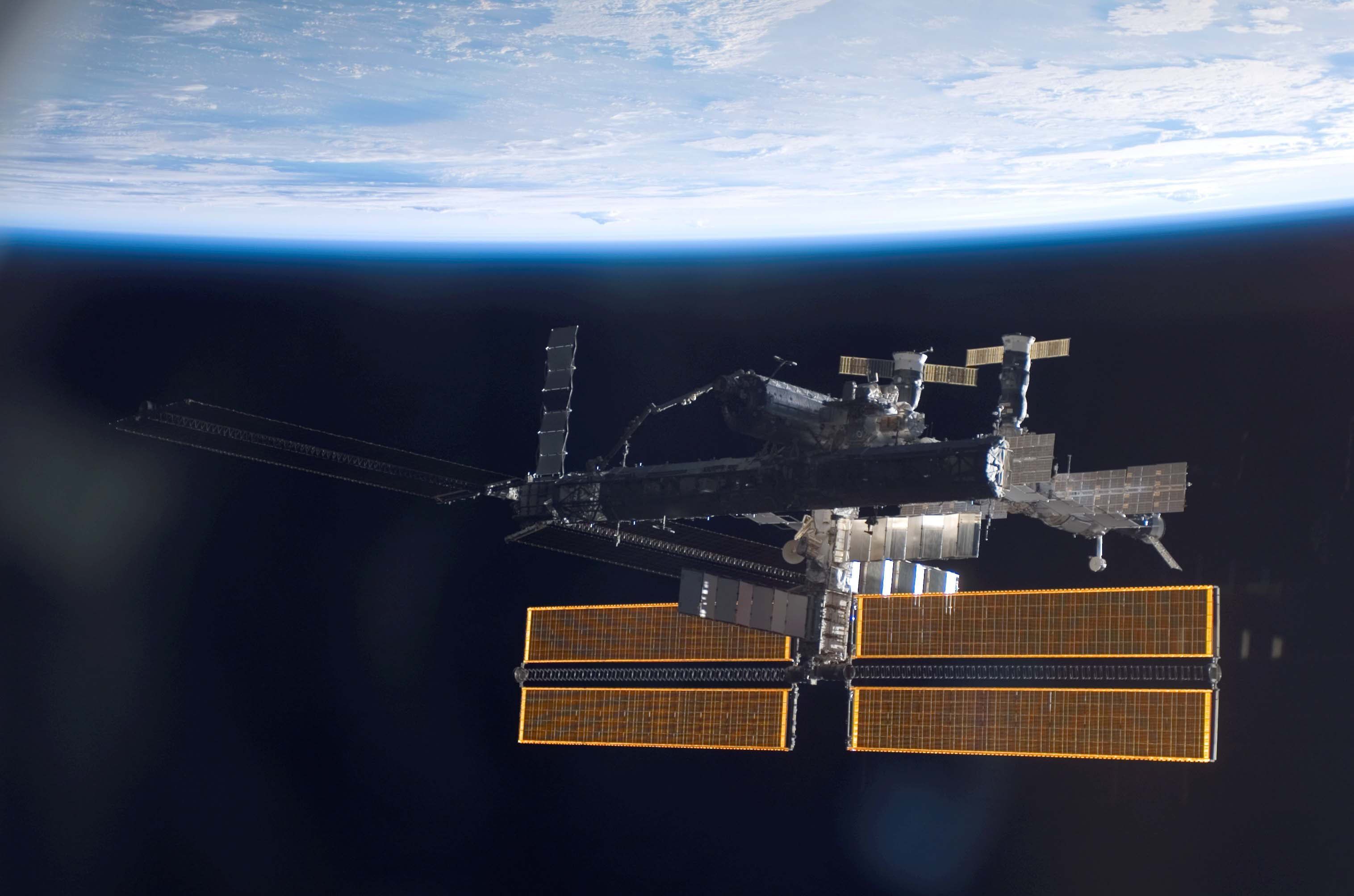 2024 Space Station Wallpapers