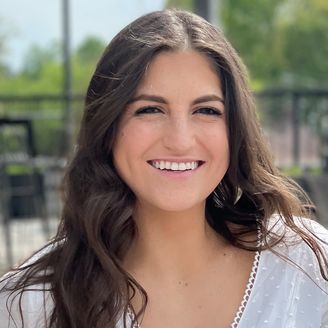 Alexandria Sands - Axios