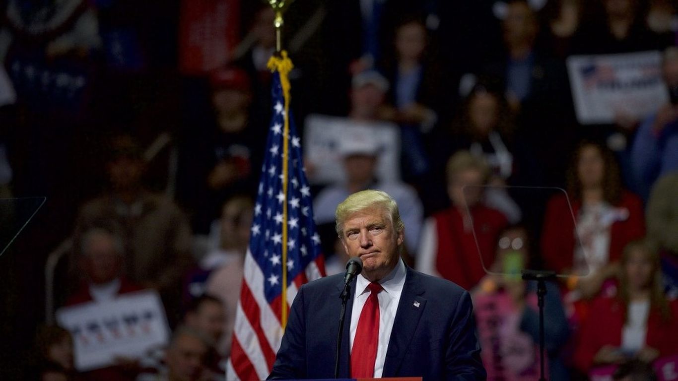 Trump confronts 2018's harsh political reality