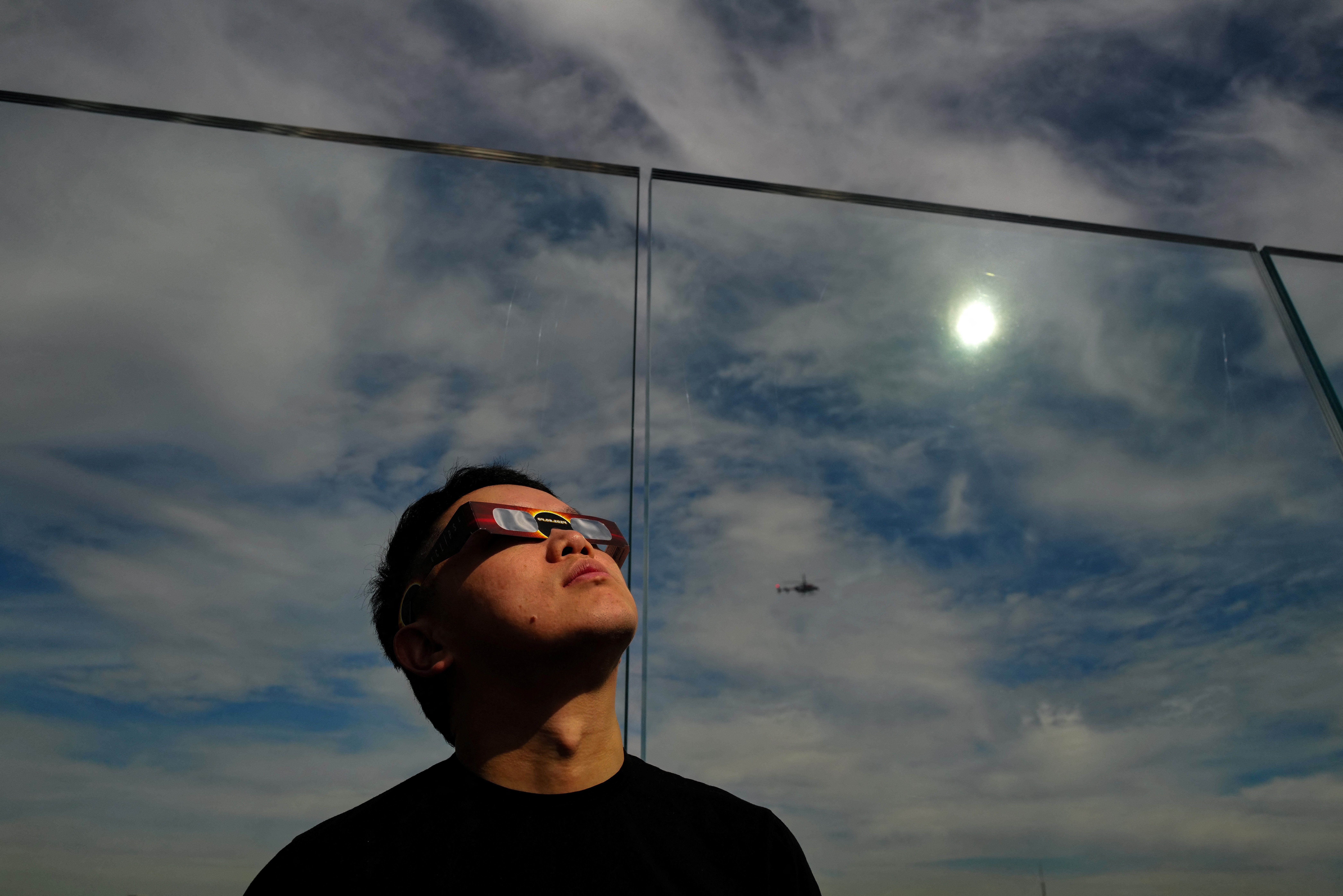 In photos: Solar eclipse crosses the U.S.