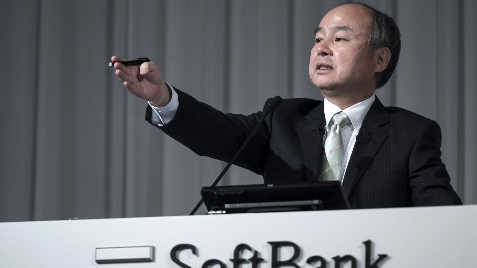 SoftBank Vision Fund lost $18 billion in the last year