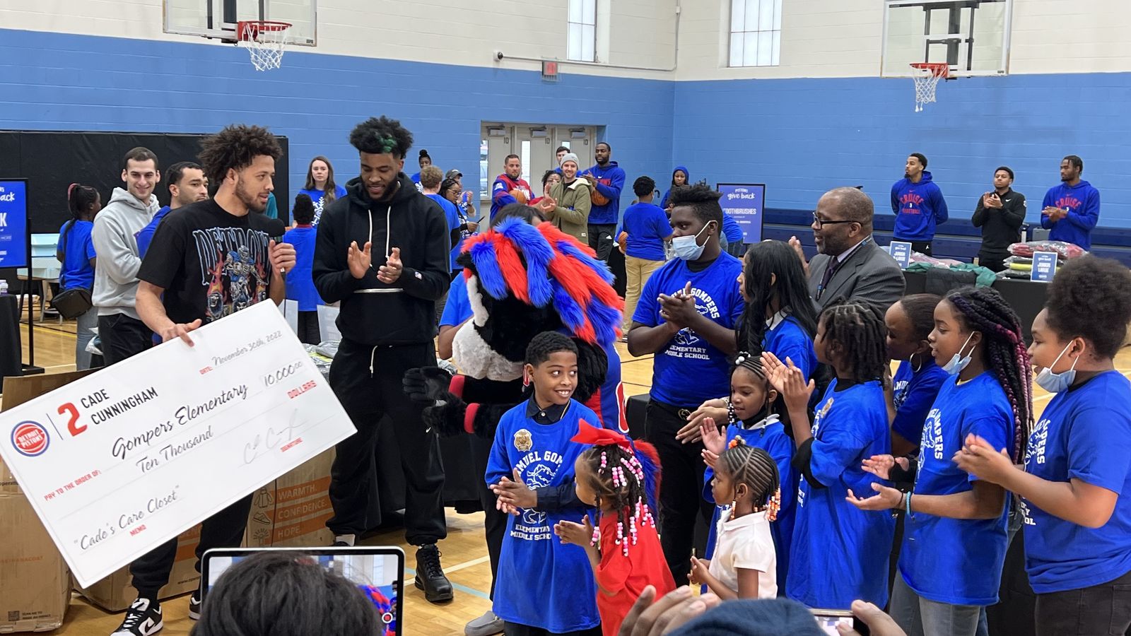 Detroit Pistons go back to school for winter clothes giveaways - Axios ...
