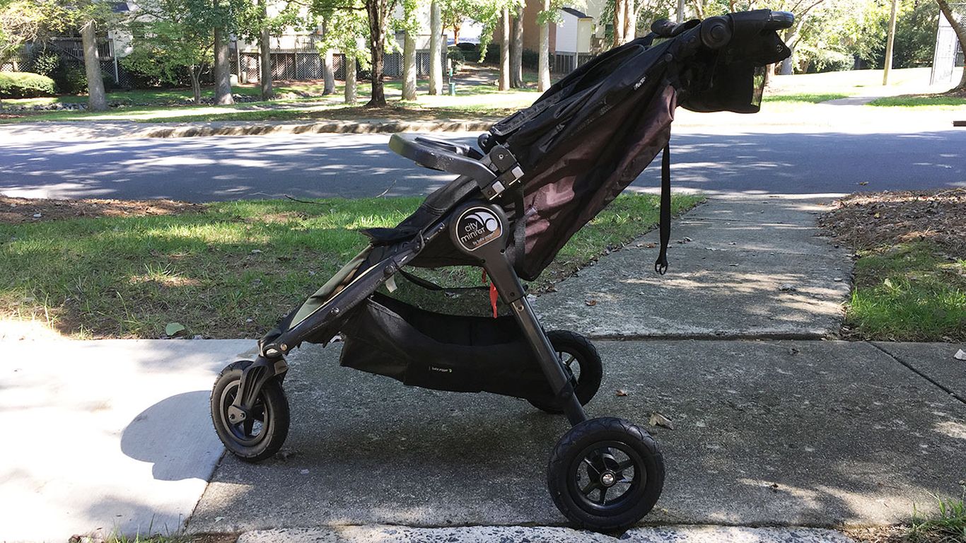 Stroller Strides makes push in Charlotte with 2 new sites - Axios Charlotte