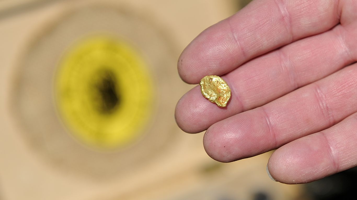 Newmont Mining agrees to buy Goldcorp for $10 billion