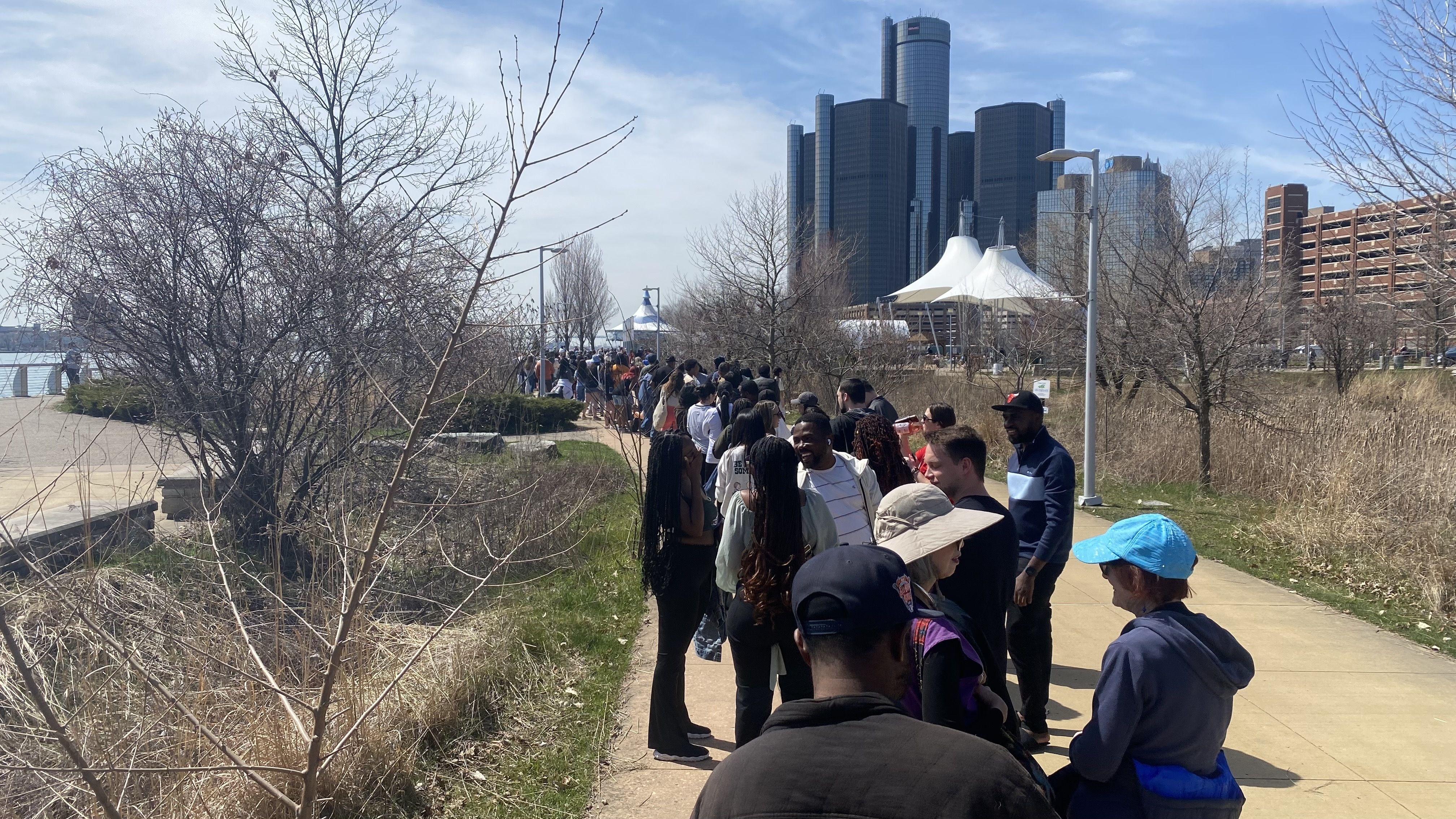 How Detroit viewed the eclipse from the riverfront - Axios Detroit