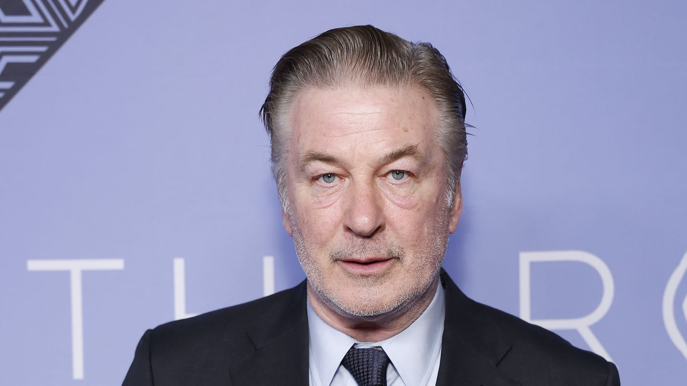 Charges against Alec Baldwin in "Rust" shooting dropped