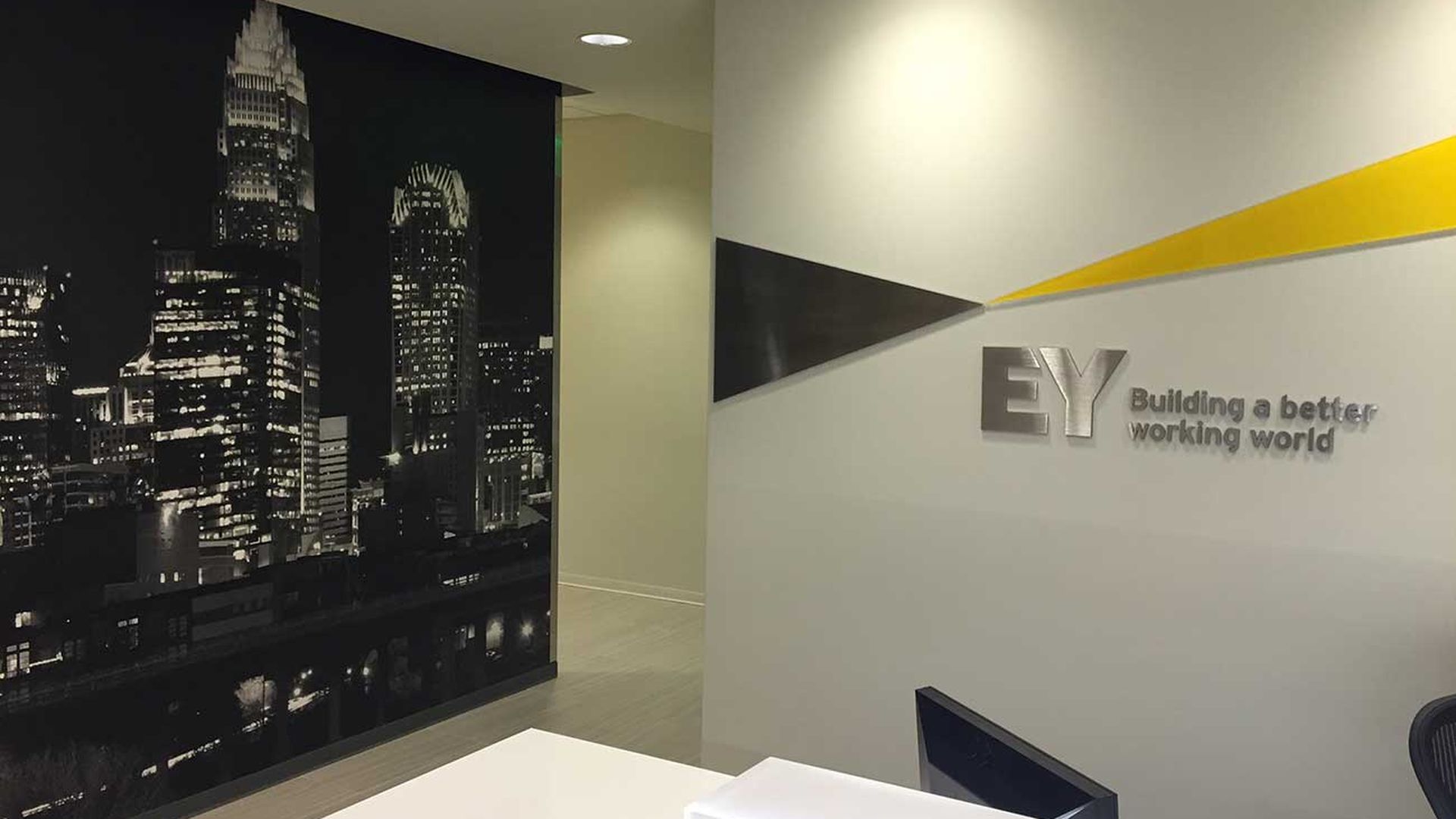 A look at EY’s new Charlotte ‘workplace of the future’ - Axios Charlotte