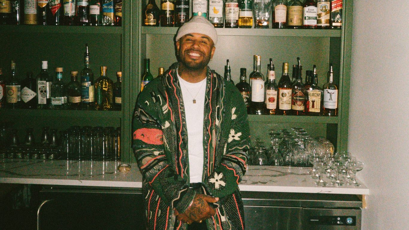 How Billy Weathers starts his day - Axios Des Moines