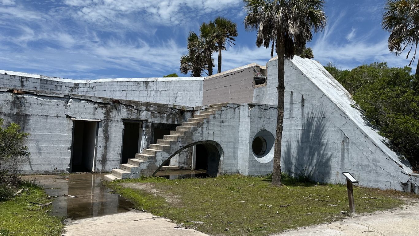 Egmont Key Fort Day guide: Shelling, ruins, ferry ride - Axios Tampa Bay