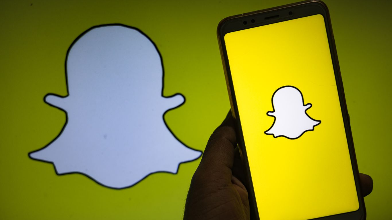 Snap adds new execs amid ad market slowdown