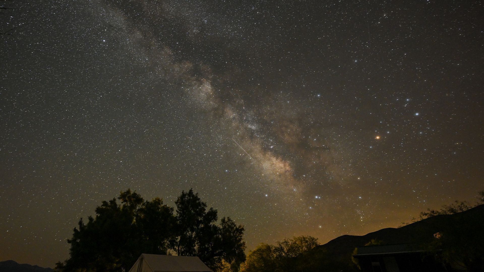 Two meteor showers — the Lyrids and Eta Aquarids — light up Utah's sky ...