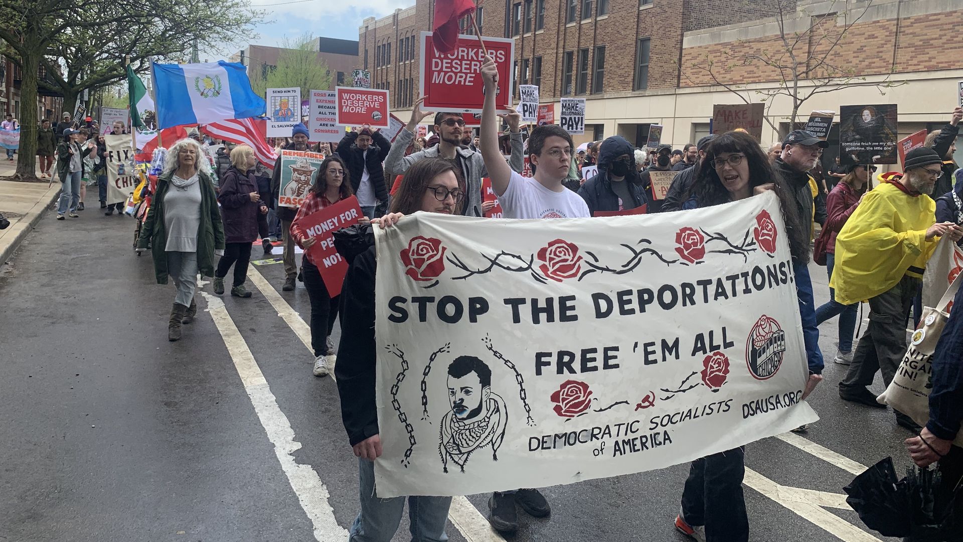 In photos: Chicago's May Day protest draws thousands - Axios Chicago