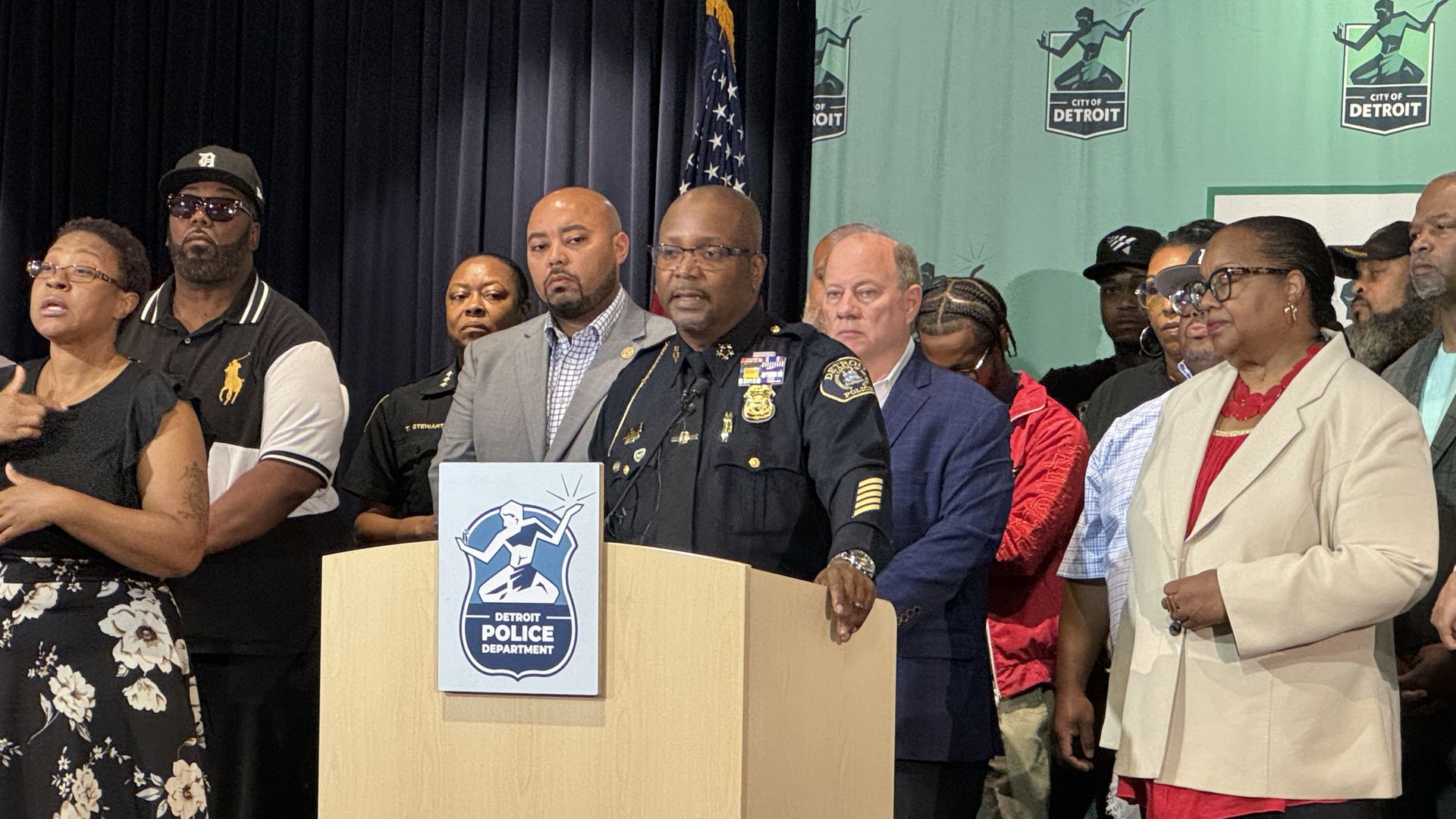 Detroit to add cops on block party patrol after east side shootout ...