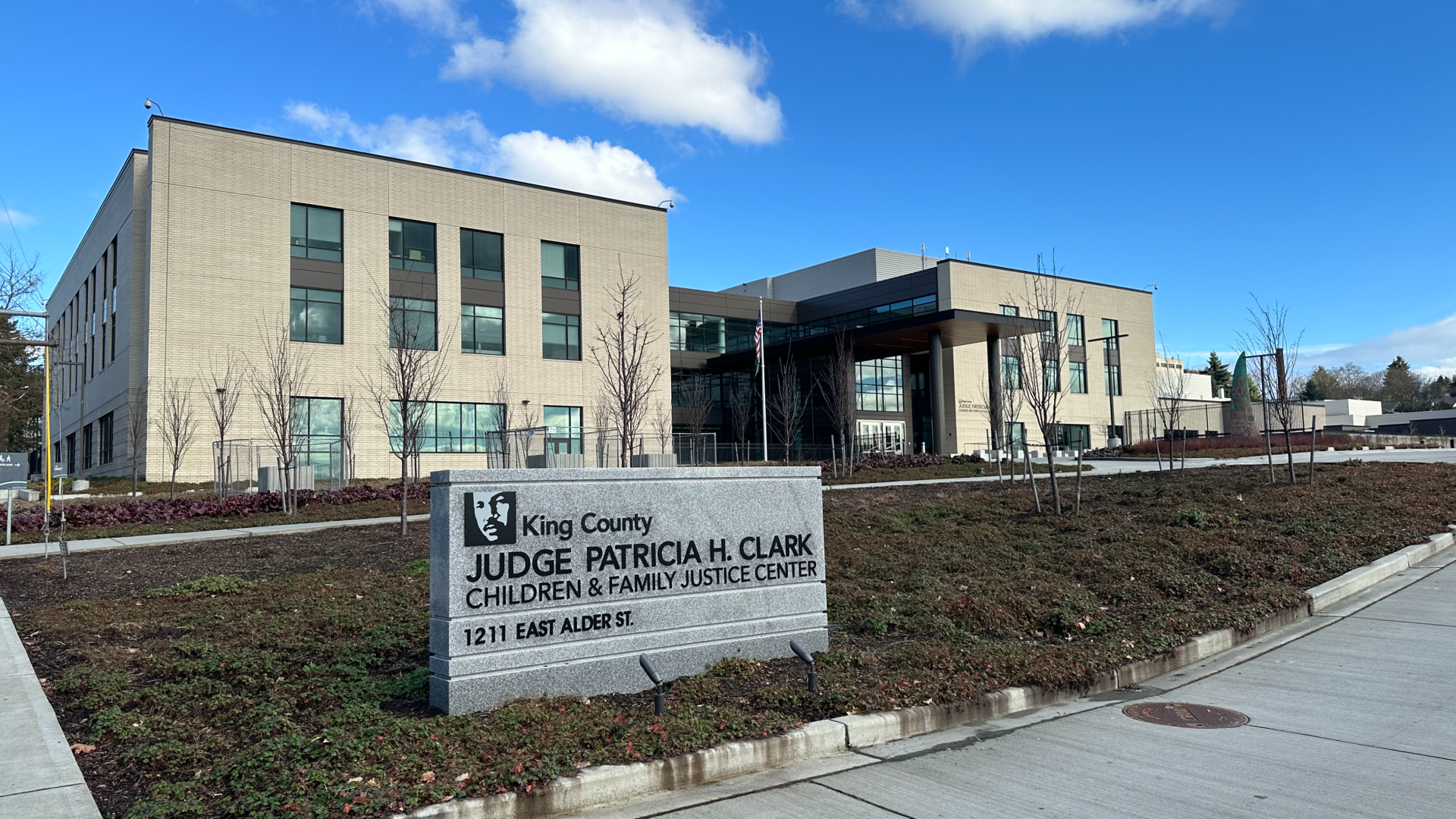 King County juvenile detention center won't close by 2025, despite promise - Axios Seattle