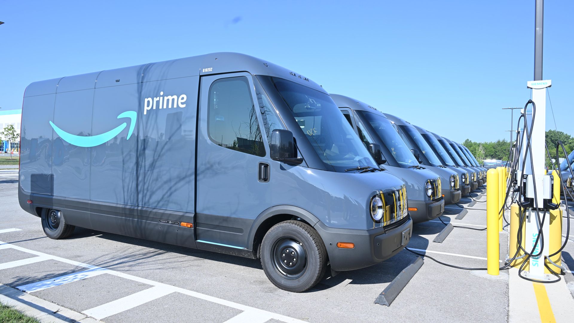 Amazon reaches 10,000 Rivian electric delivery vans in U.S.