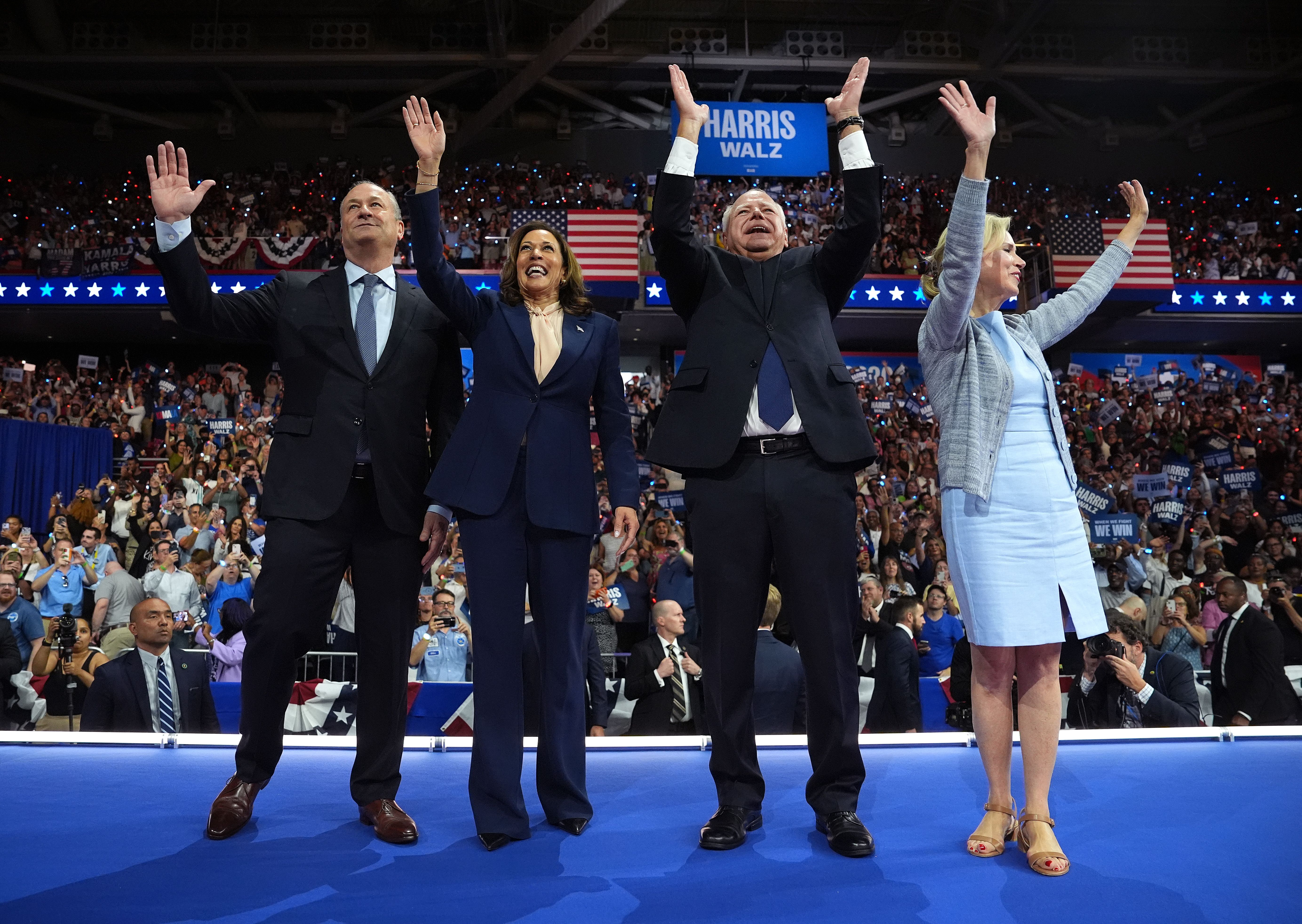 Pics du jour: Competing campaigns - Axios Philadelphia