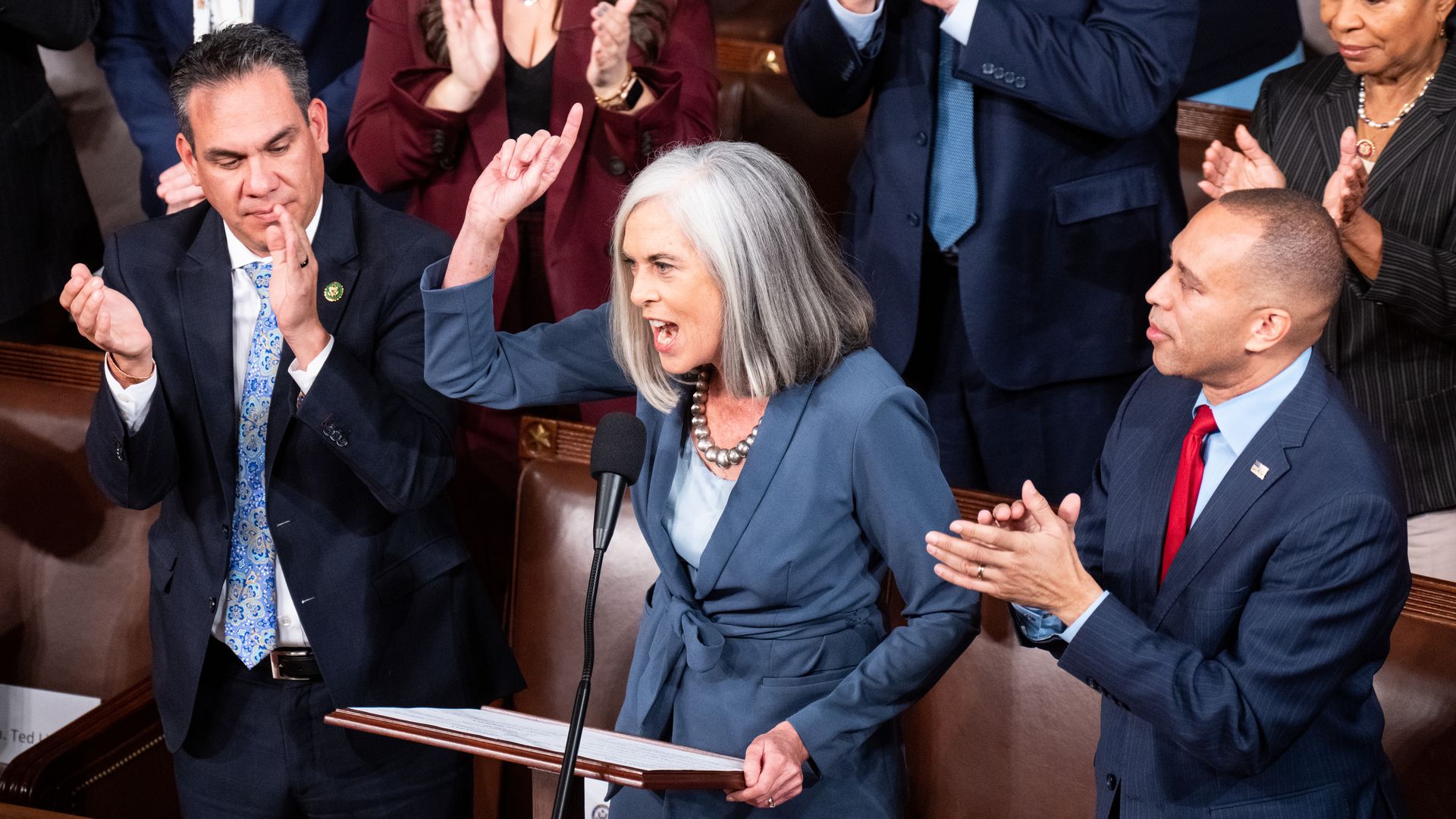 Top Dems squeeze defectors on shutdown fight