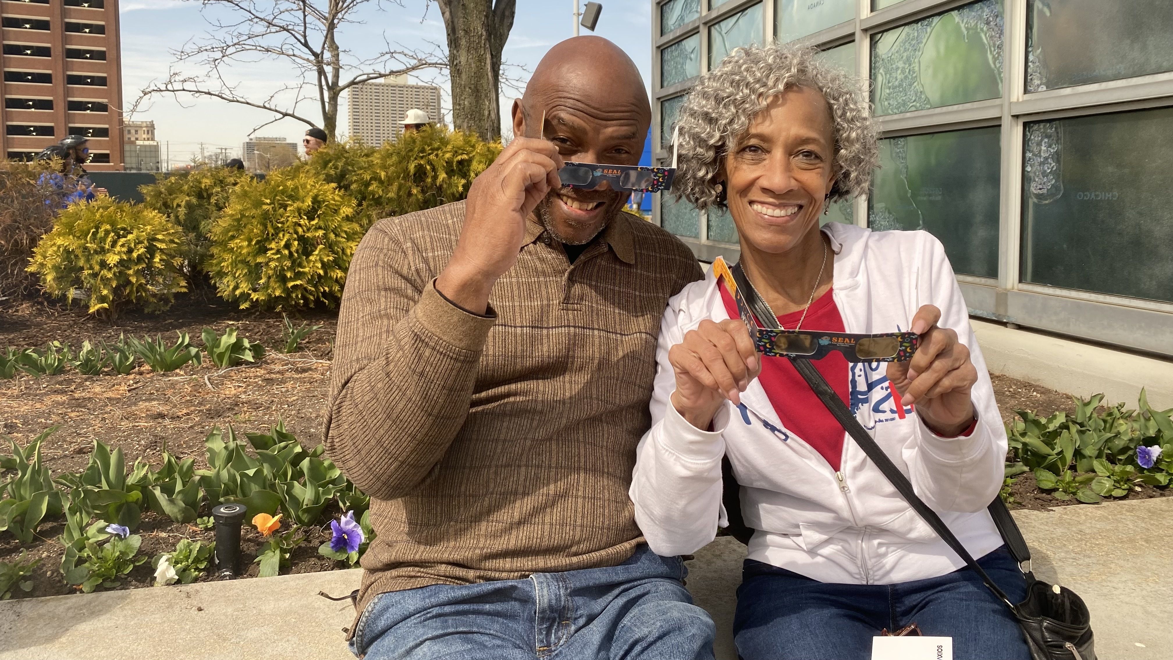 How Detroit viewed the eclipse from the riverfront - Axios Detroit