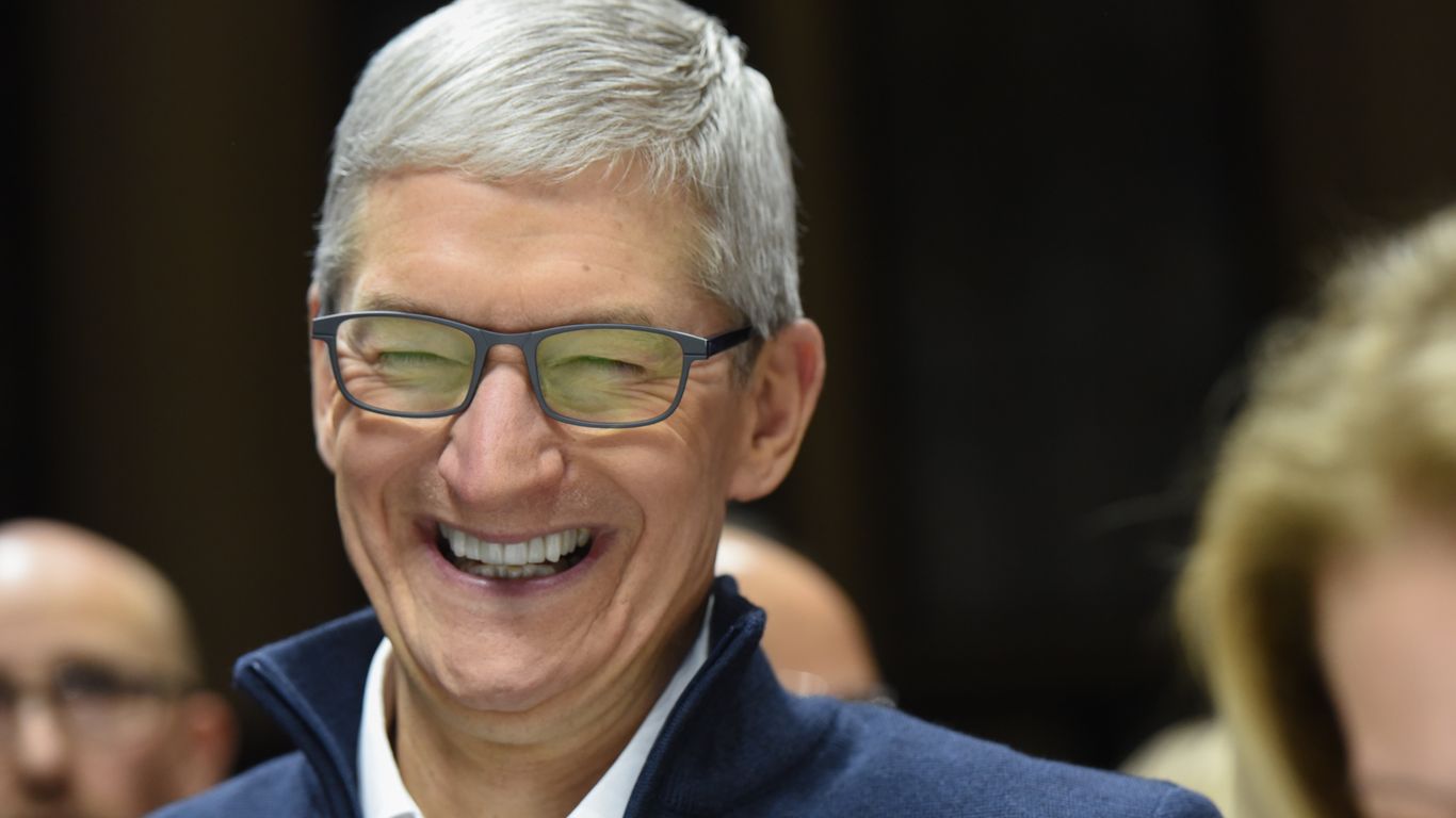 Tim Cook calls on Congress to pass privacy legislation