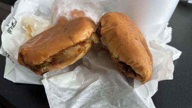 Detroit slider joints sweep into burger bracket second round - Axios ...