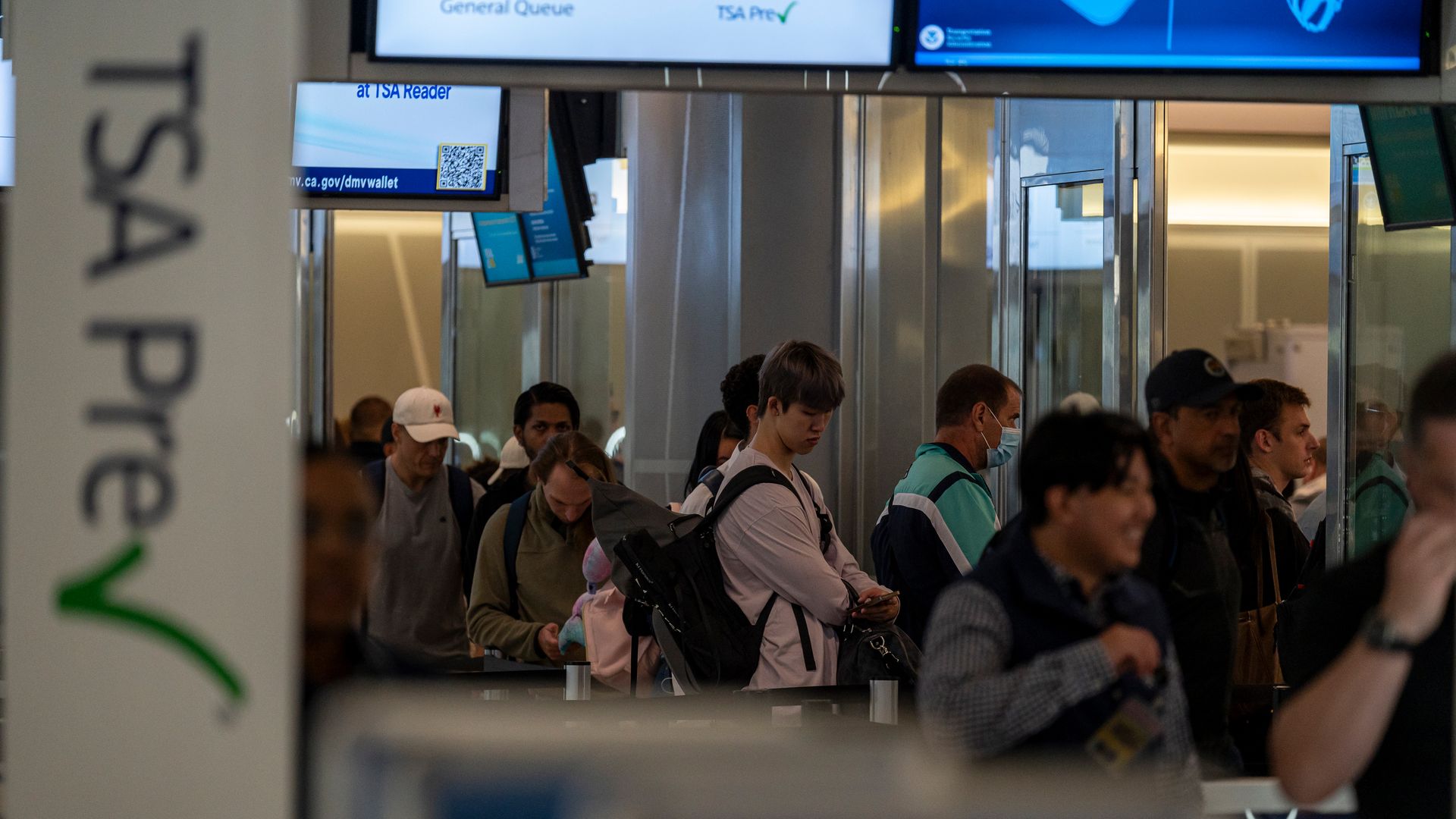 MSP Airport security line reservations expand to Terminal 1 - Axios ...